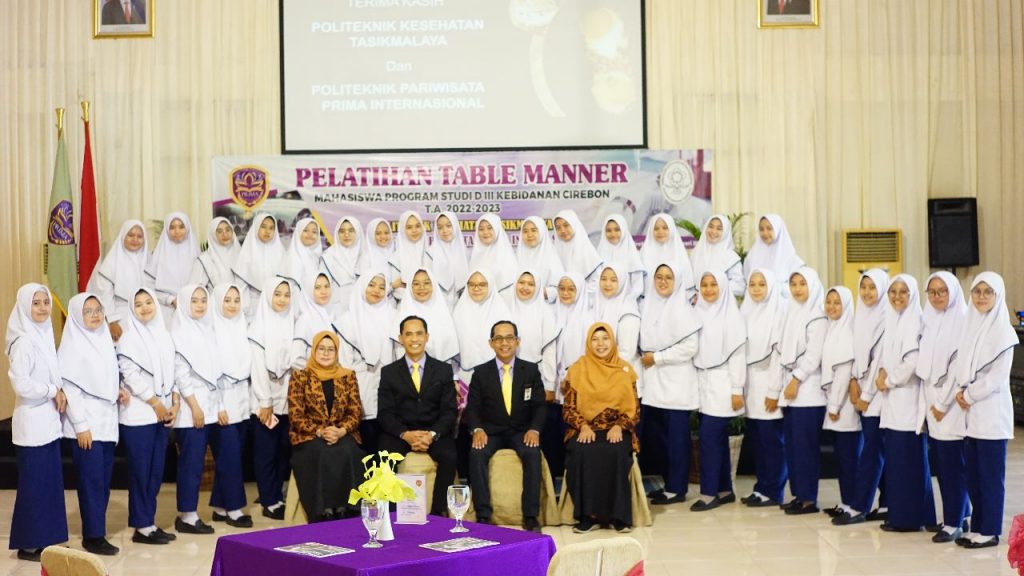 PELATIHAN TABLE MANNER MAHASISWA PRODI DIPLOMA III KEBIDANAN CIREBON ...